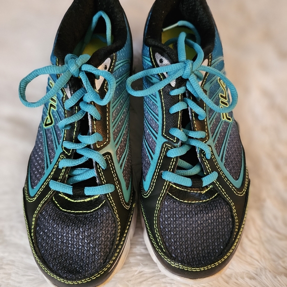 Skechers | Shoes | Fila Lightweight Cool Max Lace Memory Sneaker Shoe ...